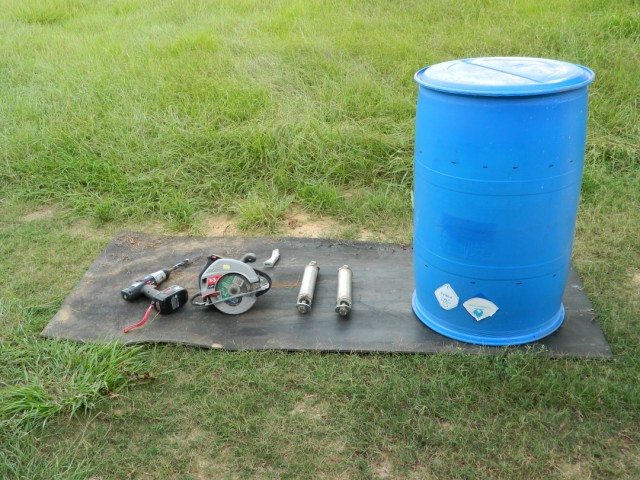 Deep South Kikos News: Homemade Mineral Feeder